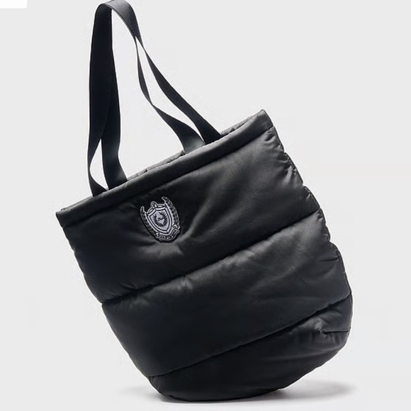 PINK Victoria's Secret | Bags | Nwts Pink Victoria Secret Puffer ...